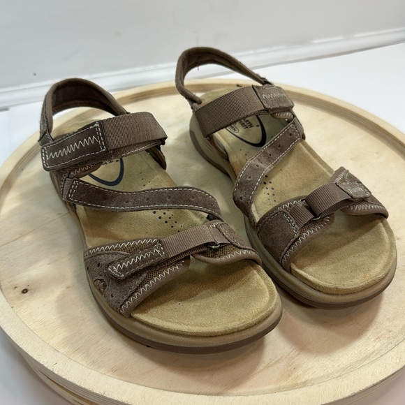 Earth Spirit | Shoes | Earth Spirit Gelron Strap Sandals Beige Suede ...